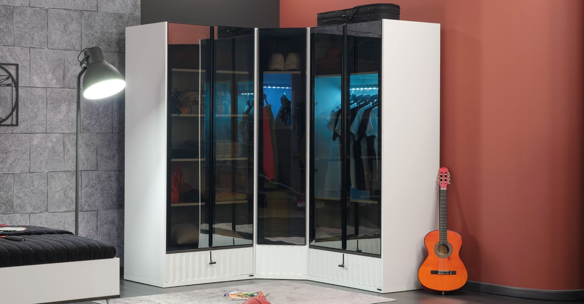 Cool Köşe Cam Kapaklı Dolap